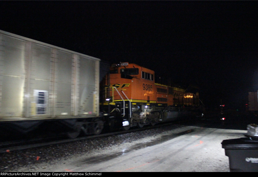 BNSF 9385